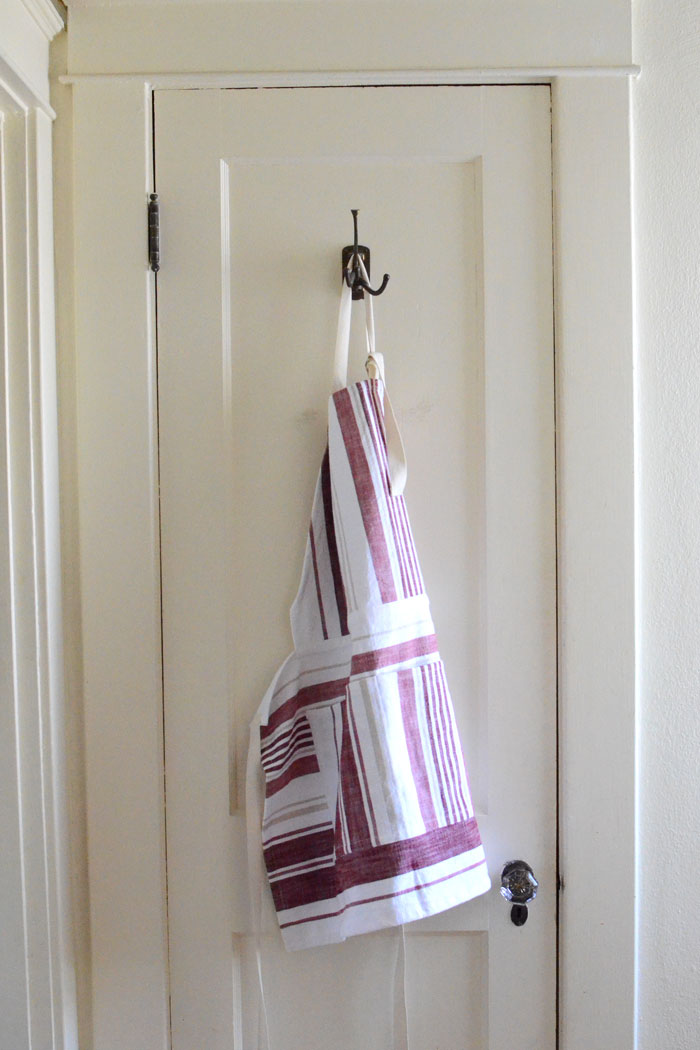 Tea Towel Apron Sewing Tutorial - a great gift idea!
